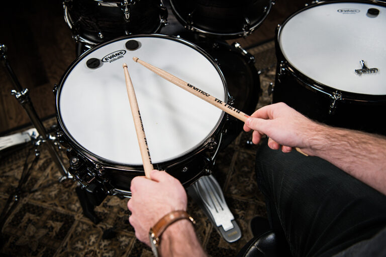 How To Play A Double Paradiddle - Drumeo Beat