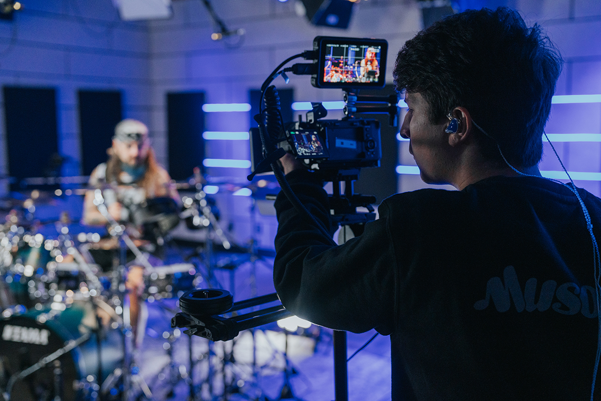 The 10 Best Cameras For YouTube Videos (From Cheap To $$$) - Drumeo Beat